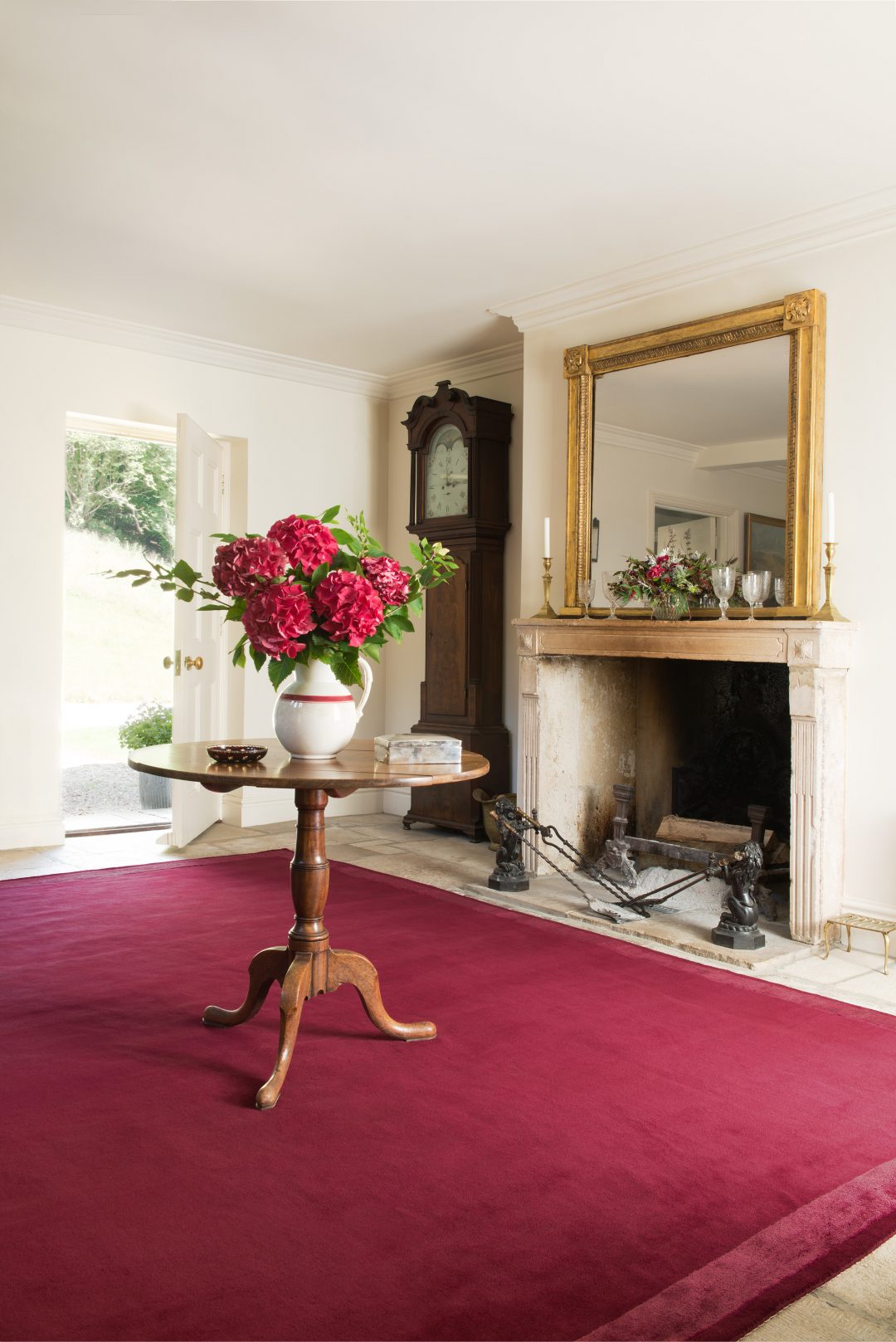DST Home Decor Inspiration: Crimson and Cream Design Style | BSB MEDIA