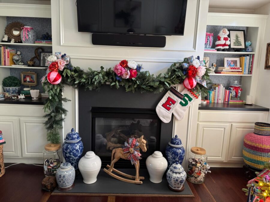 Holiday Home Tour: Atlanta Tastemaker Shares Her Colorful Holiday Decor ...